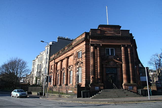 Vacation in Dundee: Your Complete Guide - Annual Event Post